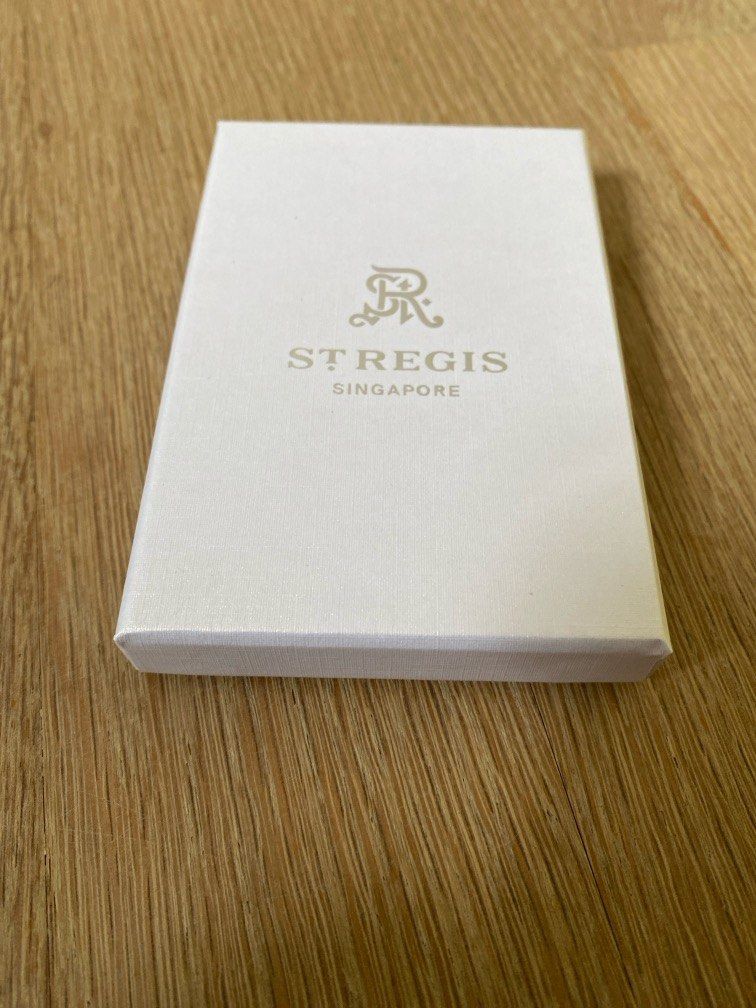 Simple Black Cardholder St Regis, Men's Fashion, Watches & Accessories ...