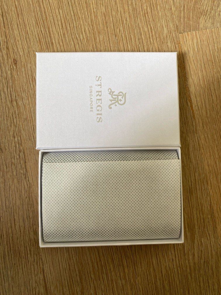 Simple Black Cardholder St Regis, Men's Fashion, Watches & Accessories ...