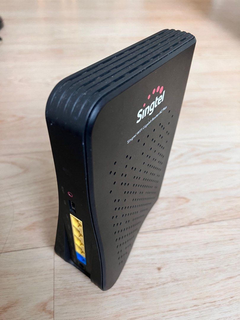 Singtel wifi gigabit router AC plus, Computers & Tech, Parts ...