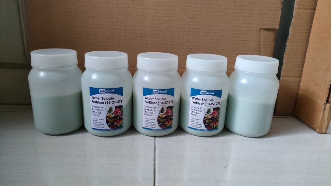 Solufeed Water-Soluble Fertiliser (400g x 5), Furniture & Home Living ...