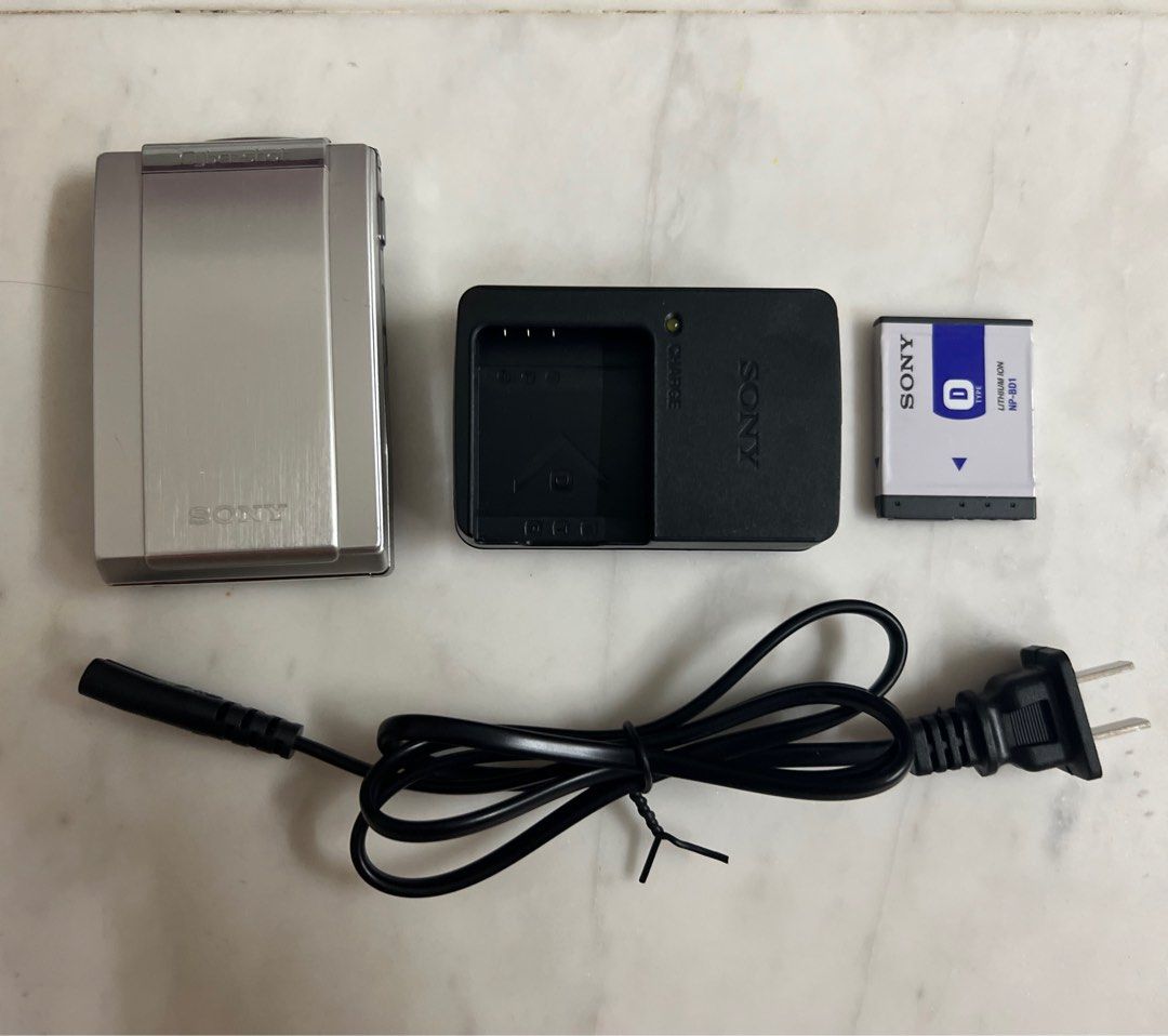 sony cybershot dsc-t300 digicam, Photography, Cameras on Carousell