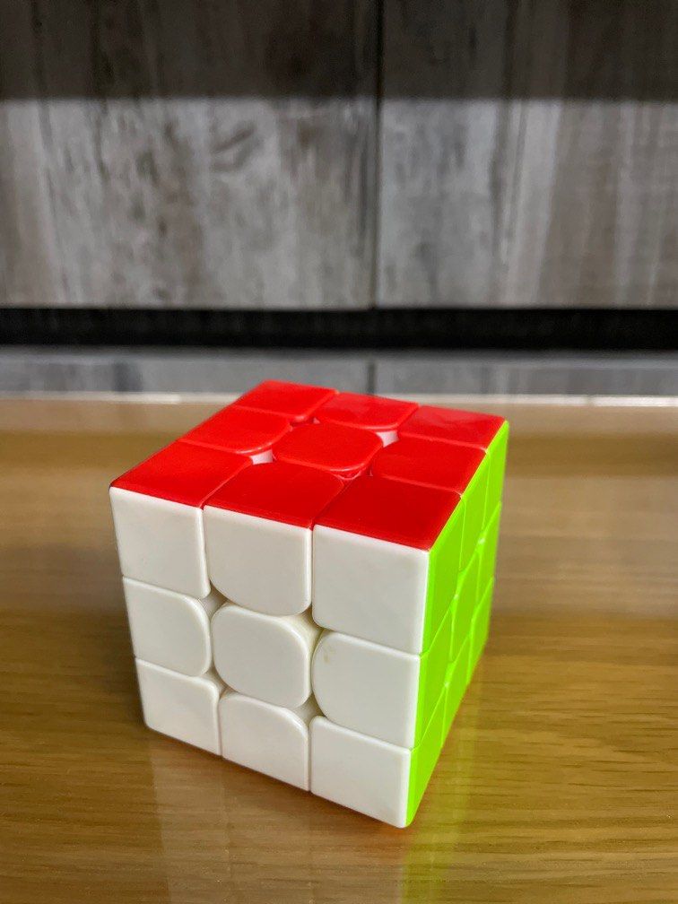 Speedcube Qiyi Rubik cube 3x3, Hobbies & Toys, Toys & Games on Carousell