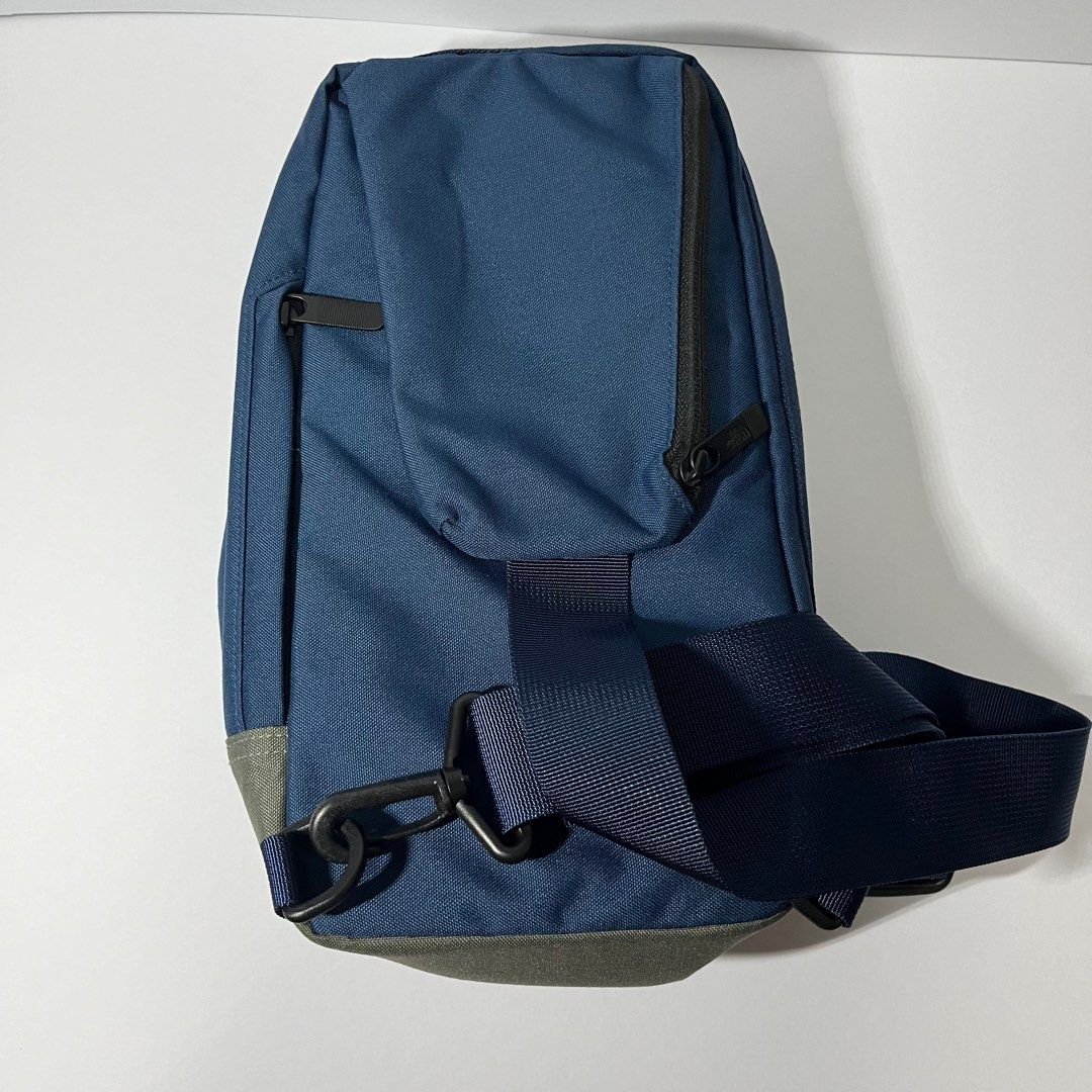 The North Face Body Bag, Men's Fashion, Bags, Sling Bags on Carousell