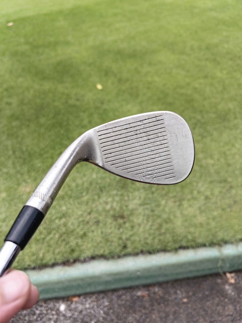 Titleist wedge 60 degrees 10 bounce SM4, Sports Equipment, Sports & Games, Golf on Carousell