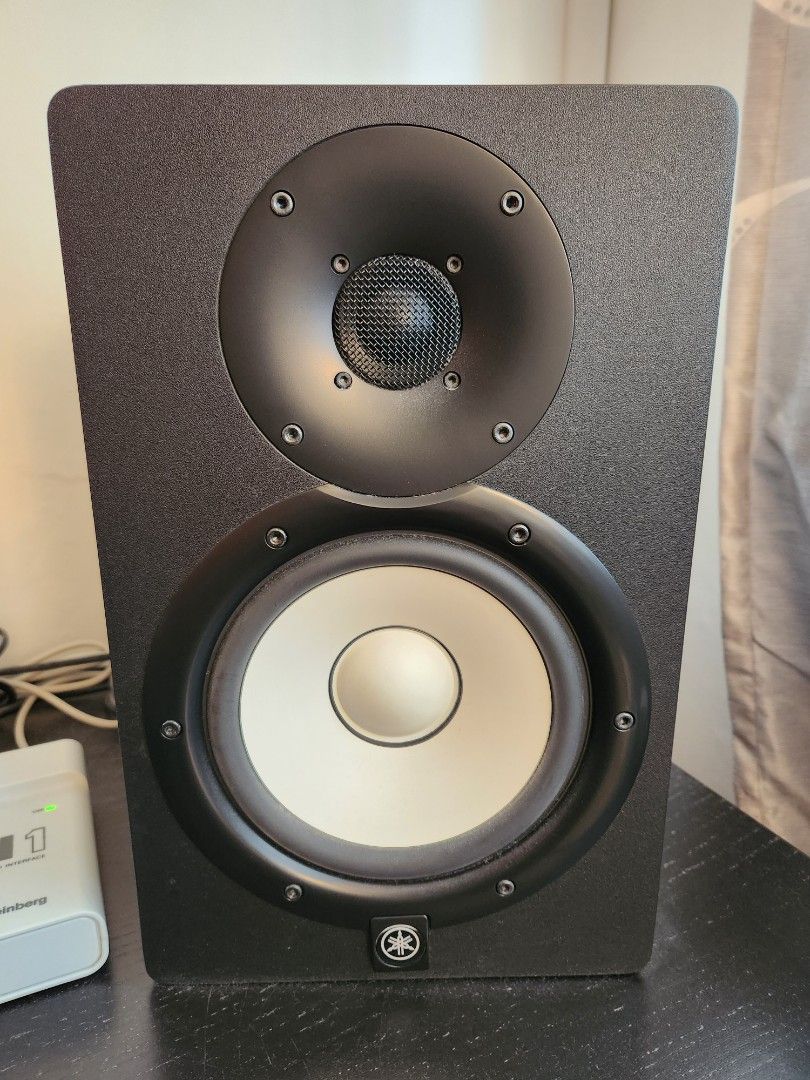 Yamaha HS7 Monitor Speaker Pair + Steinberg DAC & XLR cables, Audio ...