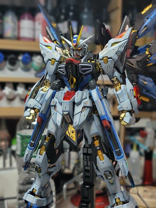 噴筆 現貨 上色成品 MGEX Strike Gundam Freedom, 興趣及遊戲, 玩具 & 遊戲類 - Carousell