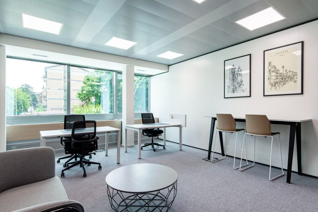 All-inclusive access to professional office space for 4 persons in ...