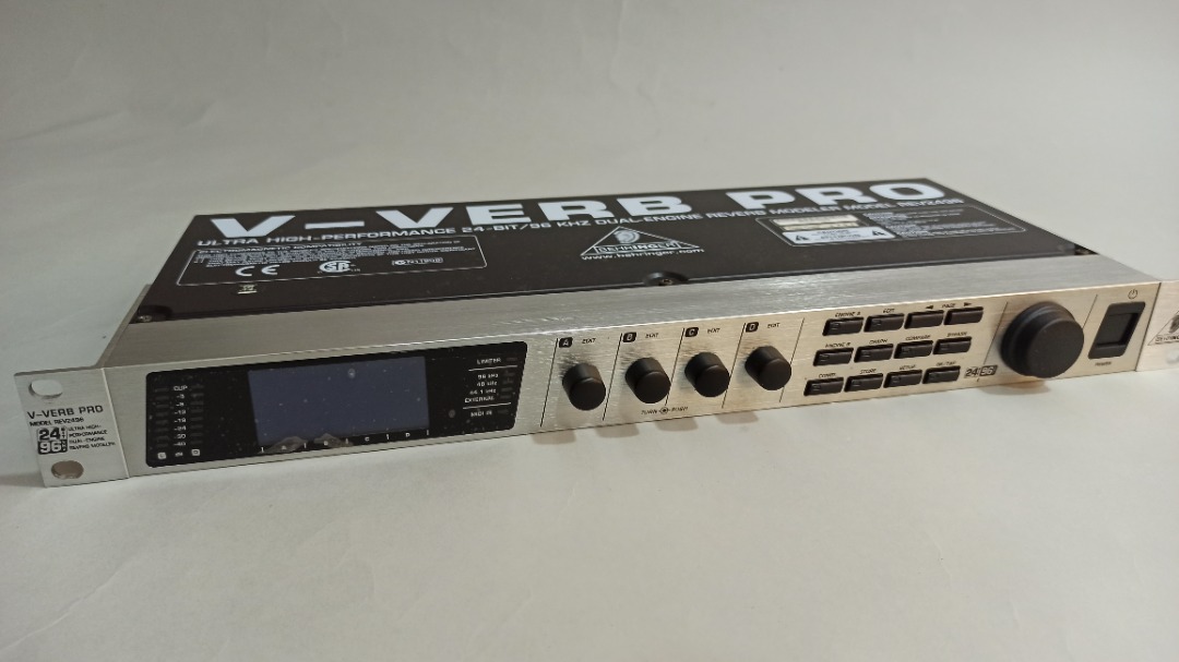 Behringer 31 band EQ with Feedback Detection, Audio, Other Audio ...