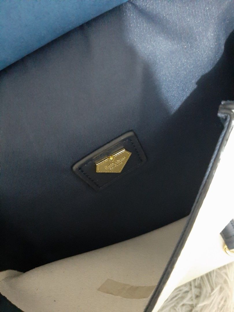 Bundle bag (elsa veroni and metrocity), Women's Fashion, Bags & Wallets ...