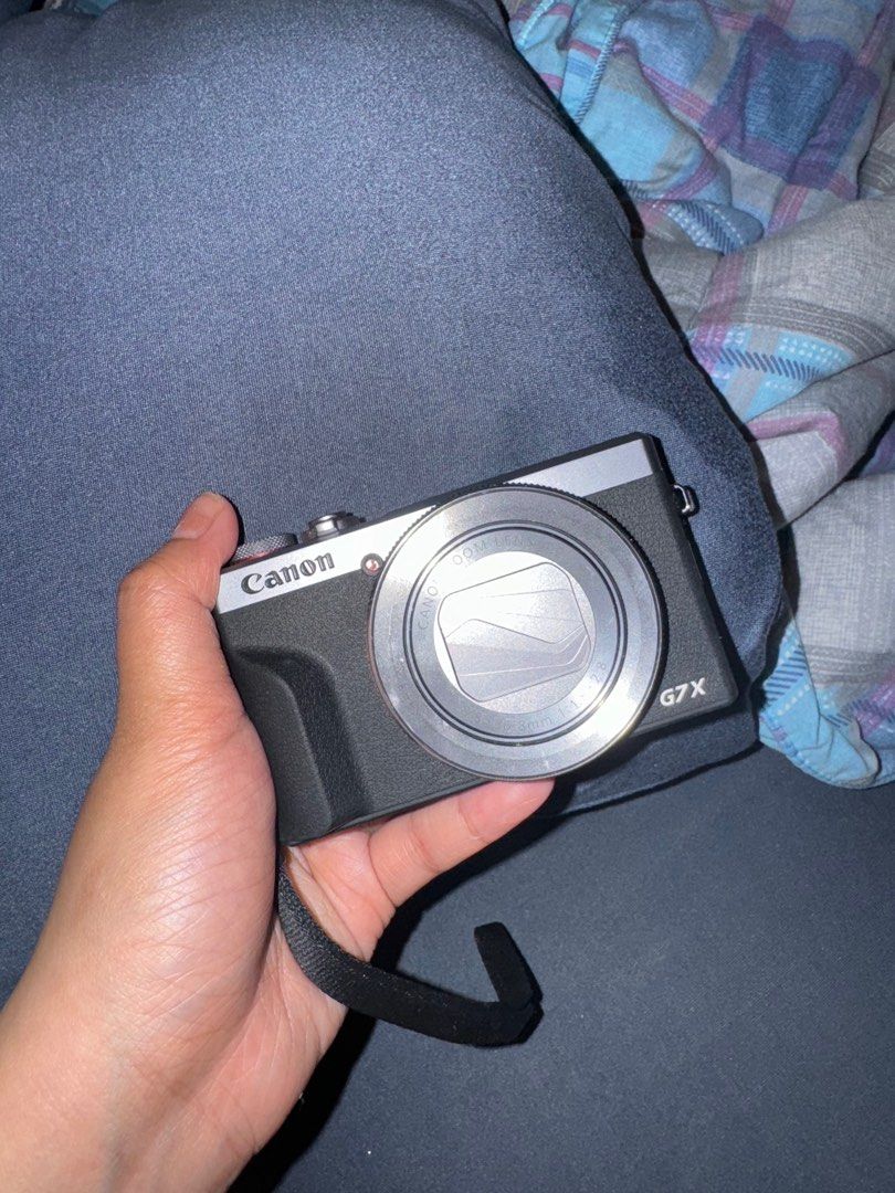 Canon g7x mark iii with neewer lens, Photography, Cameras on Carousell