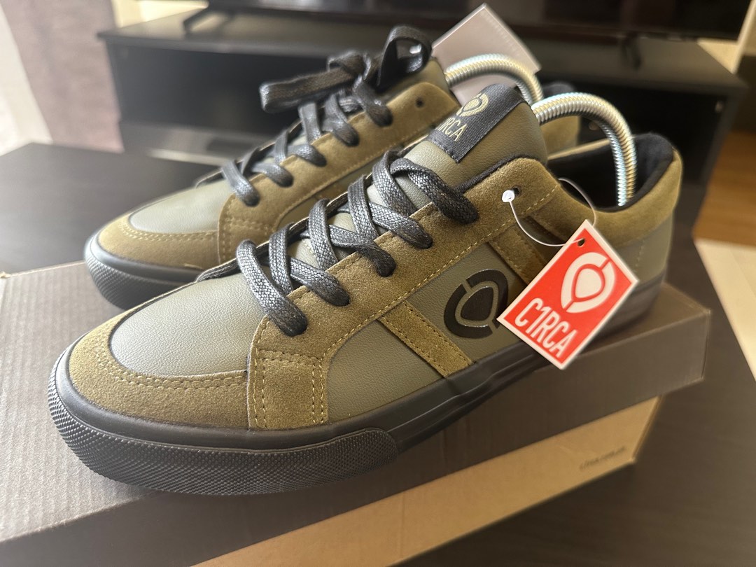 Circa Shoes, Men's Fashion, Footwear, Casual Shoes on Carousell