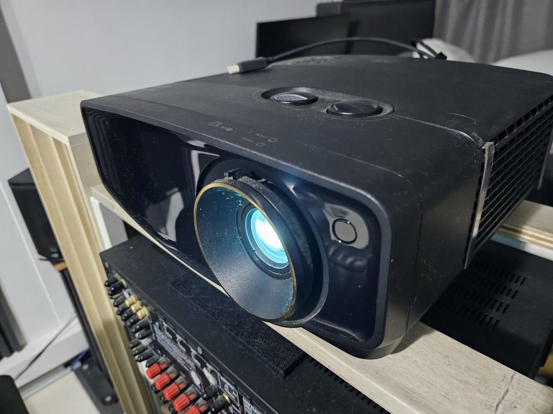JVC projector UH1 (black) with free fixed 82" screen, TV & Home ...