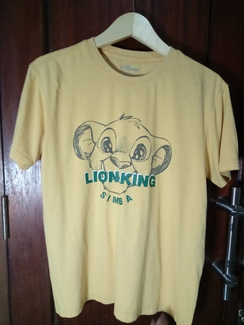 Kaos disney lion king SIMBA, Fesyen Pria, Pakaian , Atasan di Carousell