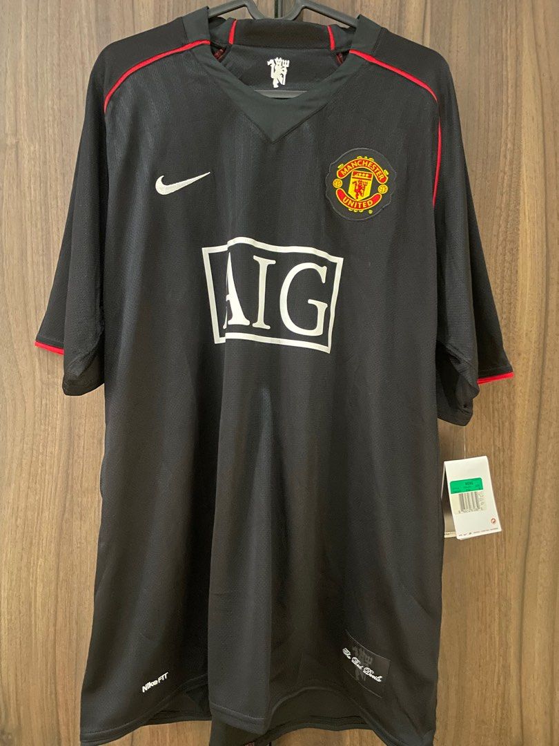 Manchester United 2007/08 away kit, Men's Fashion, Activewear on Carousell
