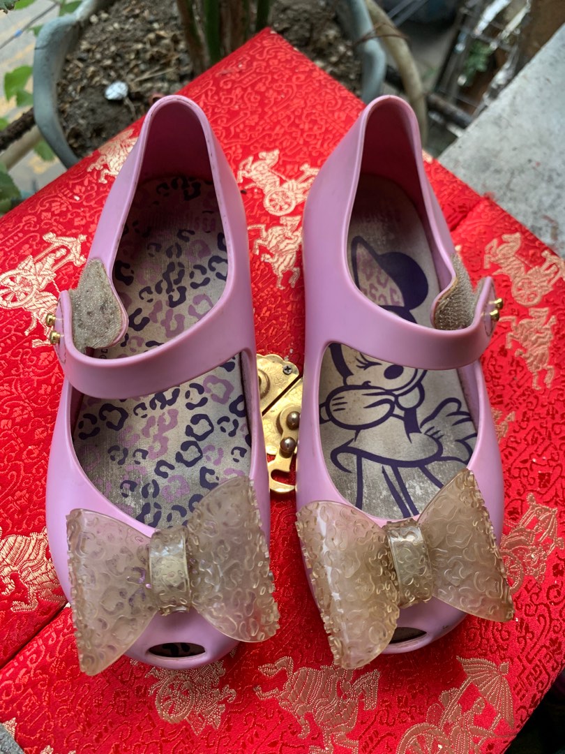 Mini Melissa US10, Babies & Kids, Babies & Kids Fashion on Carousell