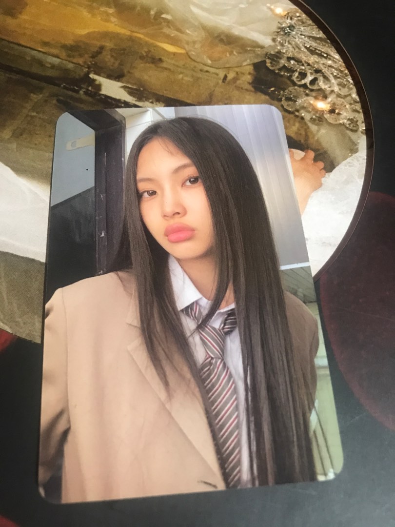new jeans hyein pc / hyein photocard, Hobbies & Toys, Memorabilia ...