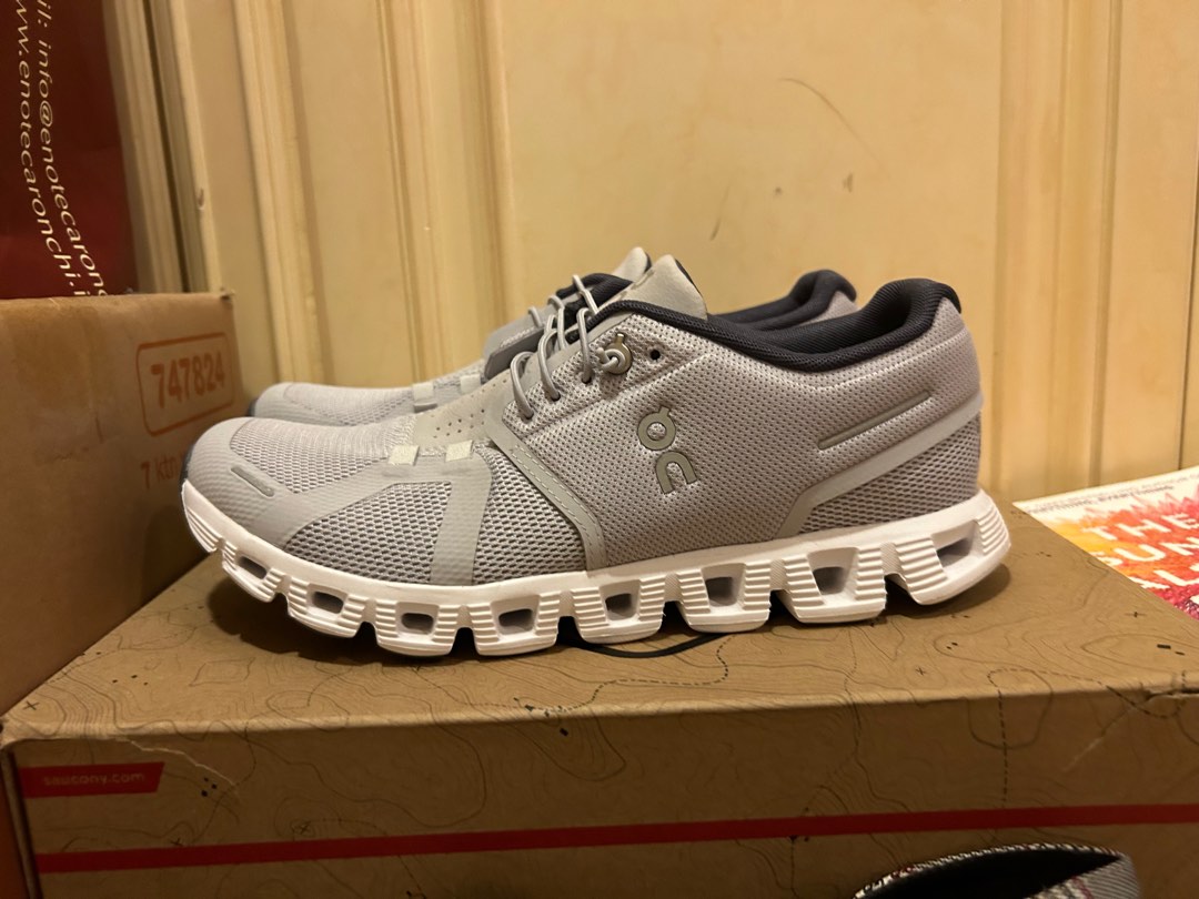 On Cloud grey 40, Men's Fashion, Footwear, Sneakers on Carousell