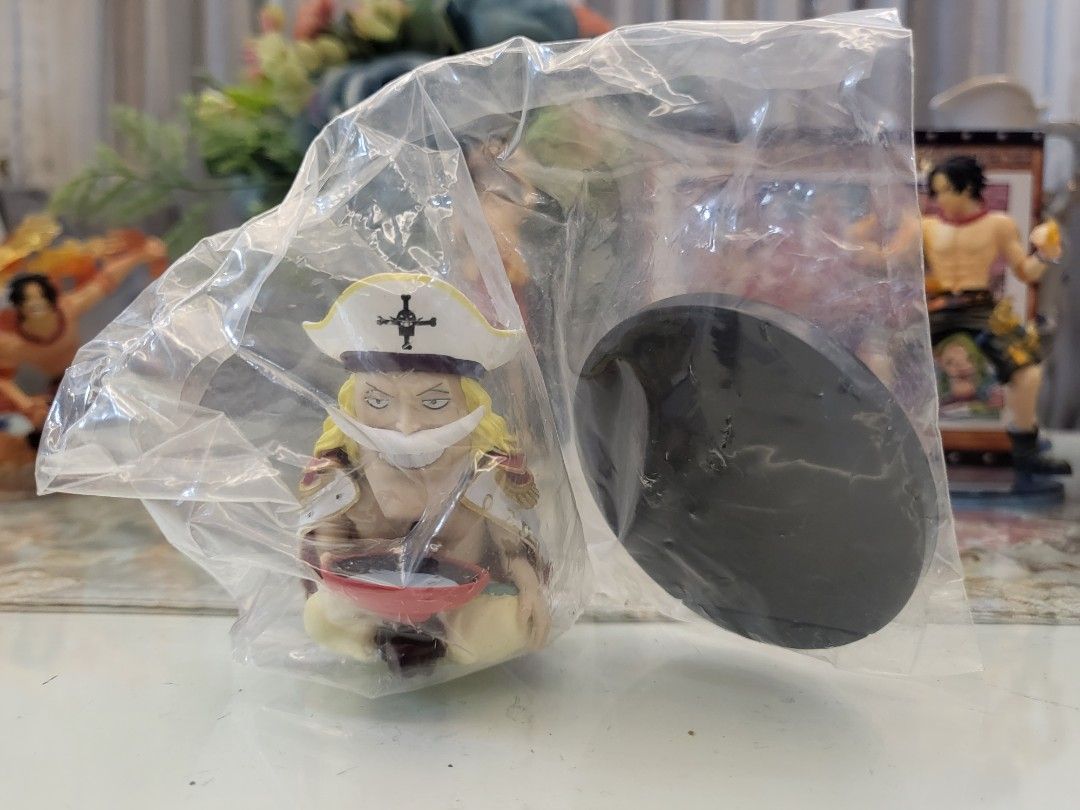 One Piece Whitebeard Mini Action Figure Display, Hobbies & Toys, Toys ...