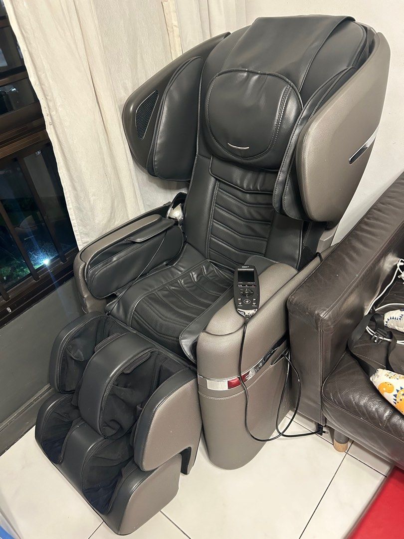 Osim uDivine V Massage Chair, Furniture & Home Living, Furniture ...
