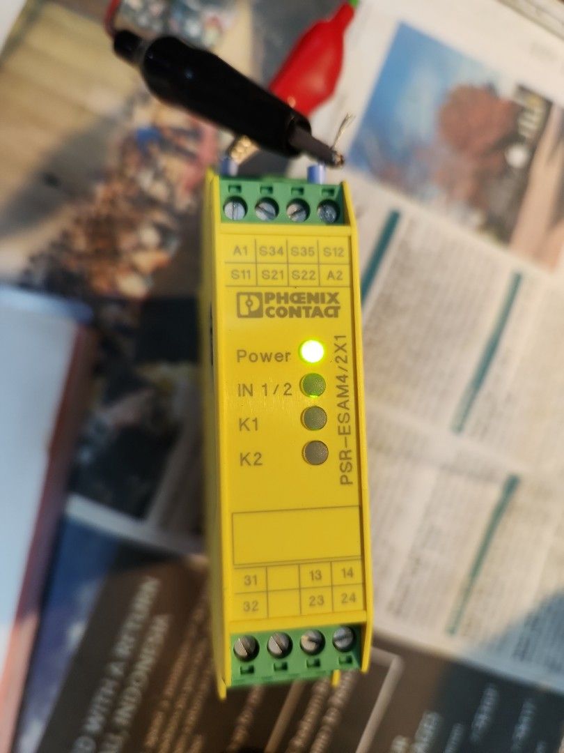 PHOENIX CONTACT SAFETY RELAY PSR-ESAM4/2X1, Computers & Tech, Parts ...