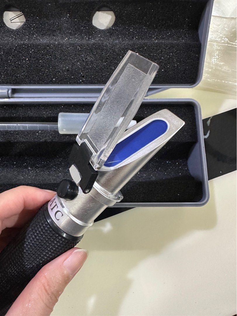 Portable refractometer, Pet Supplies, Homes & Other Pet Accessories on Carousell