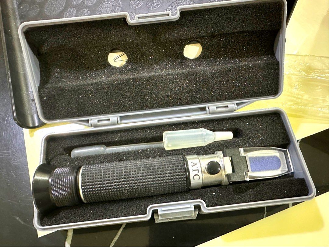 Portable refractometer, Pet Supplies, Homes & Other Pet Accessories on Carousell