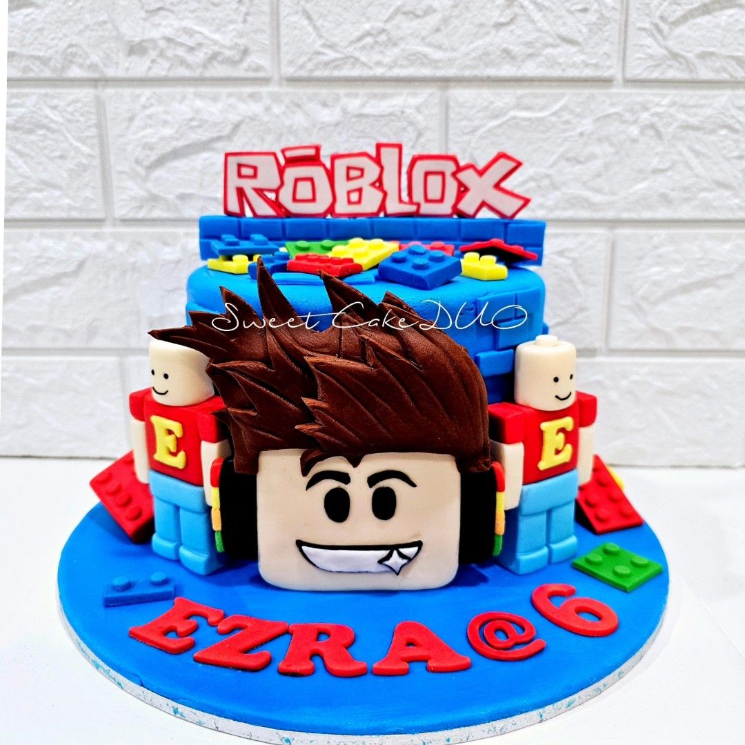 Roblox cake, Food & Drinks, Homemade Bakes on Carousell