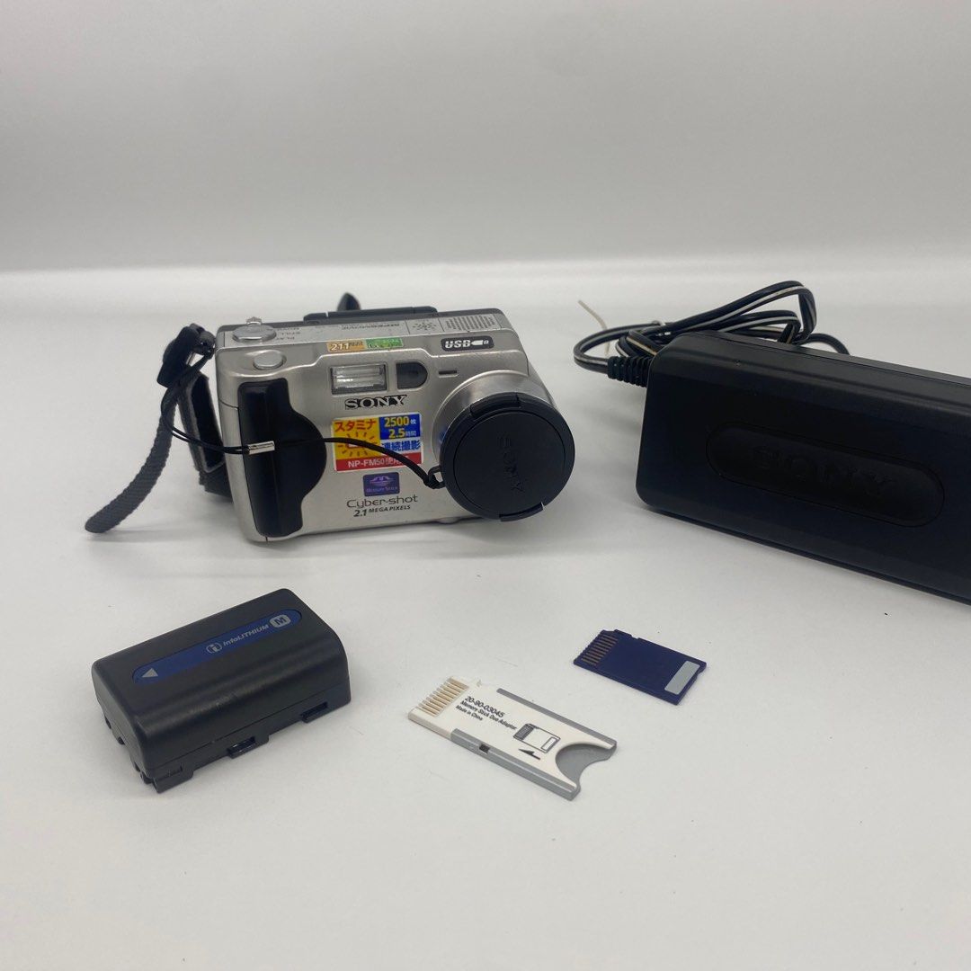 Sony Cybershot Flip Screen Digicam Digital Camera, Photography, Cameras ...