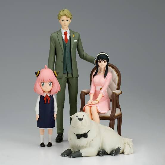 Spy Family Photo Loid & Yor Figure, Hobbies & Toys, Toys & Games on ...