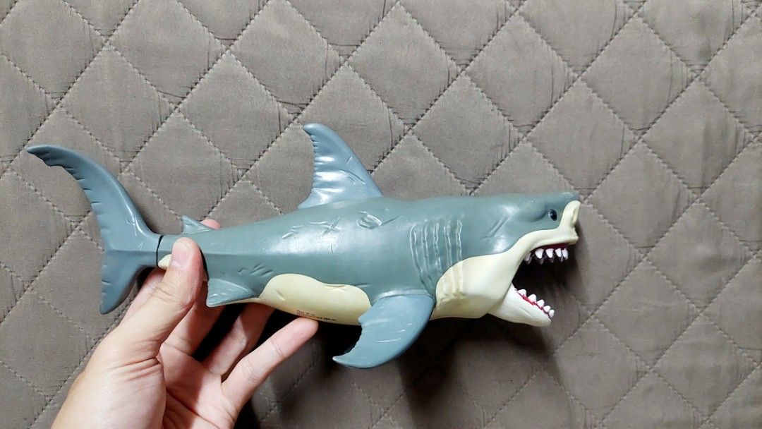 Toys 'R' Us shark figure, Hobbies & Toys, Toys & Games on Carousell