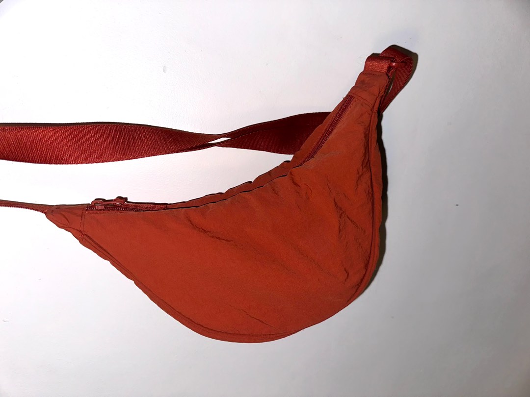 UNIQLO Dumpling Bag in Red, Women's Fashion, Bags & Wallets, Shoulder ...