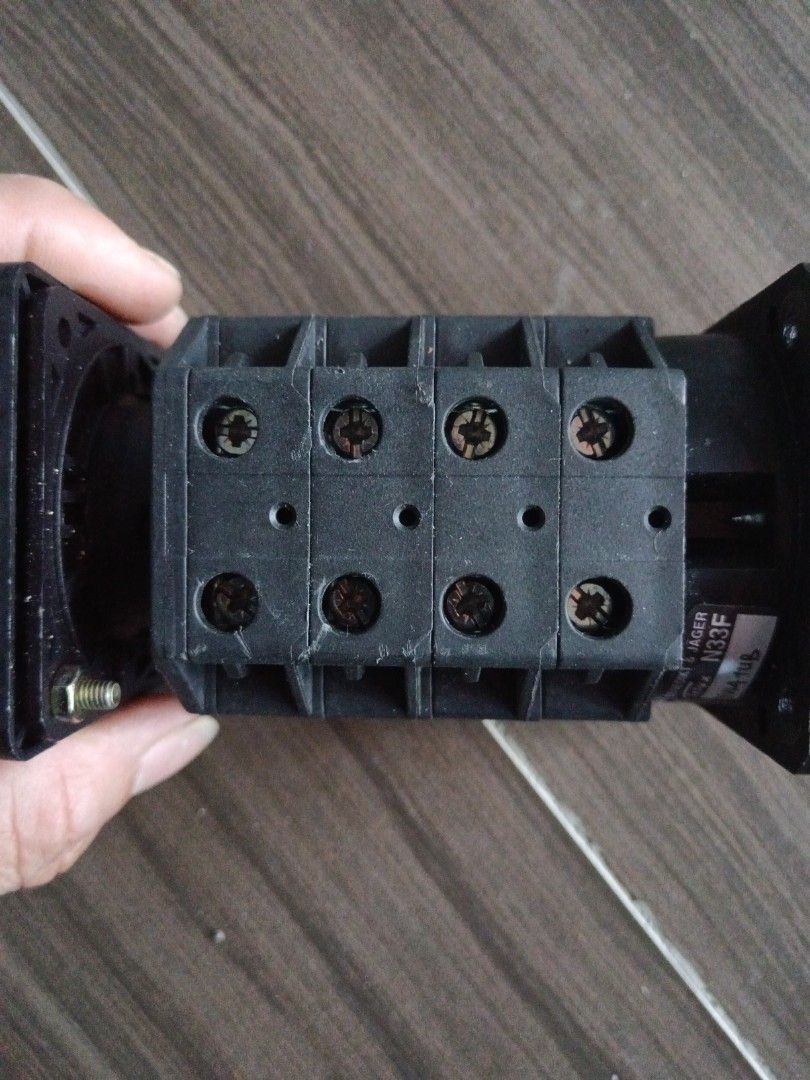 Ups bypass switch, TV & Home Appliances, Electrical, Adaptors & Sockets ...