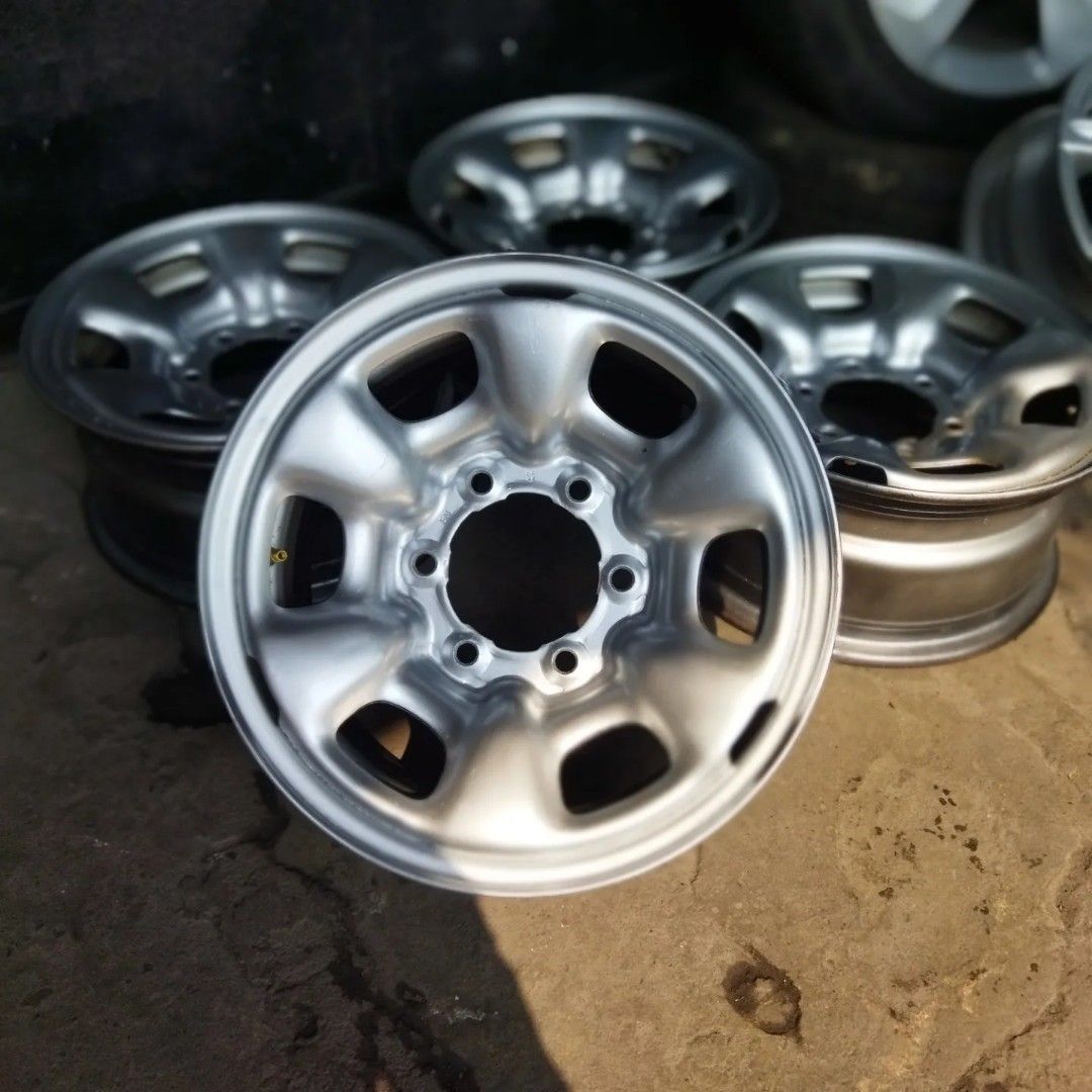 Velg Mobil kaleng besi Toyota Hilux Dcab, Aksesoris Mobil di Carousell