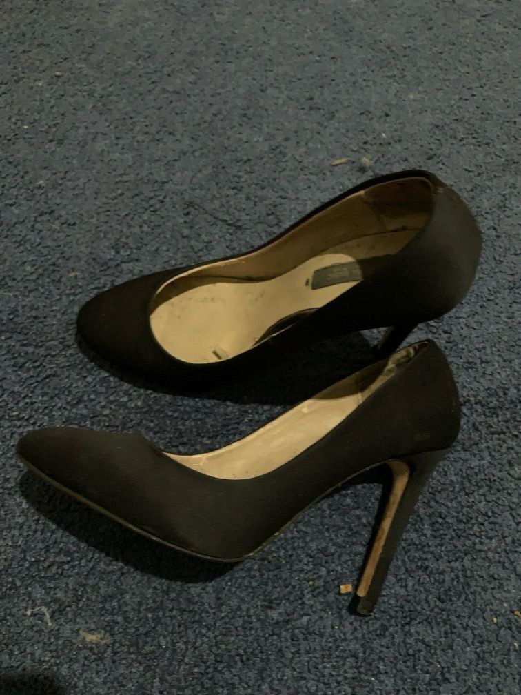 Zara basic heels stiletto black, Fesyen Wanita, Sepatu di Carousell