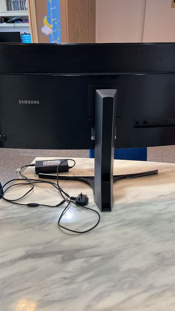 34" Samsung Ultra-wide premium curve monitor- unable to power on (spoil ...