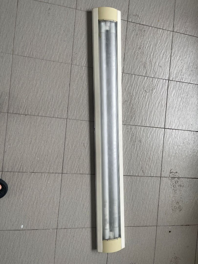 4ft dual LED tube casing holder + 2 LED fluorescent tubes (Philips ...
