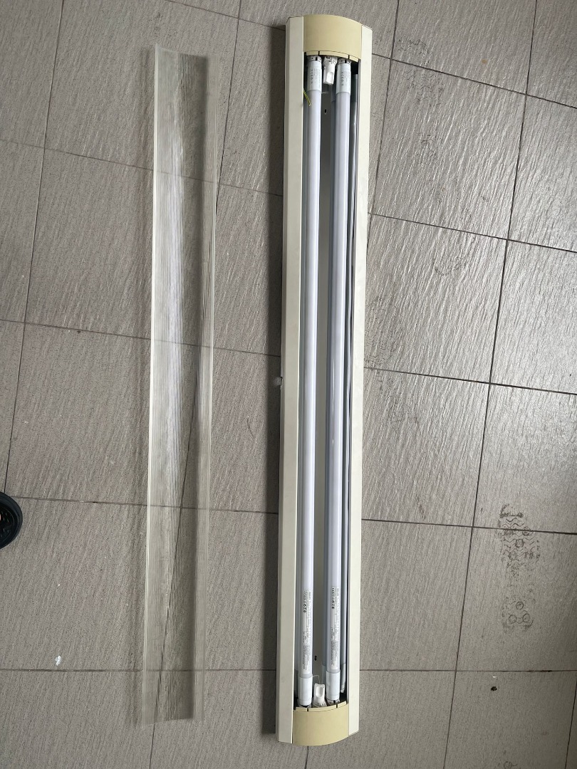 4ft dual LED tube casing holder + 2 LED fluorescent tubes (Philips ...