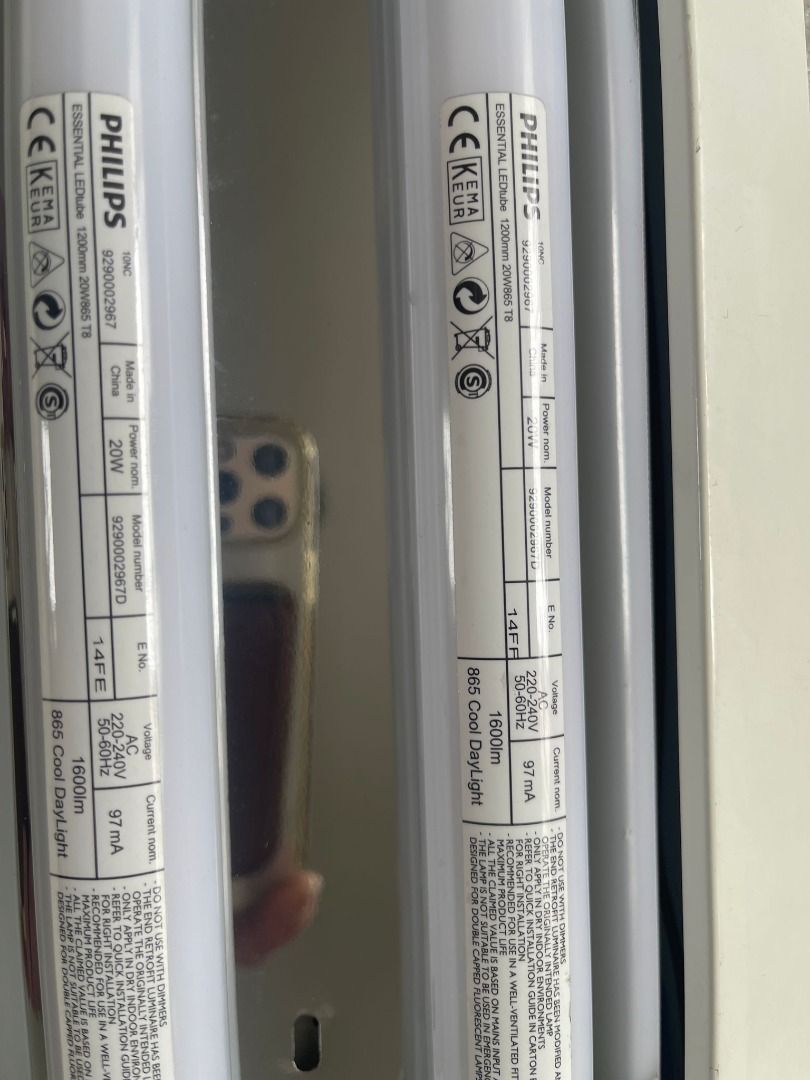 4ft dual LED tube casing holder + 2 LED fluorescent tubes (Philips ...