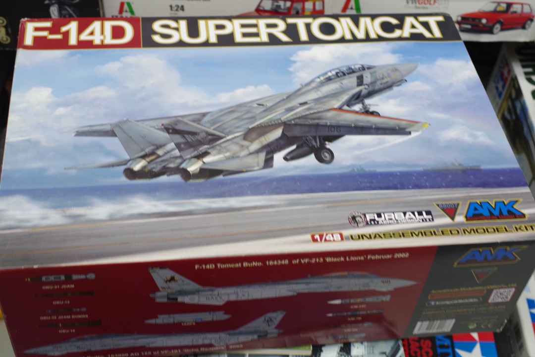 全新.-AMK -88007-1/48-USN- Grumman- F-14D- Tomcat -M-250, 興趣及遊戲, 玩具 & 遊戲類 - Carousell