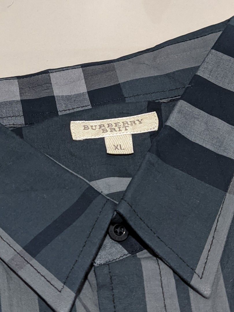 BURBERRY, Men's Fashion, Tops & Sets, Tshirts & Polo Shirts on Carousell