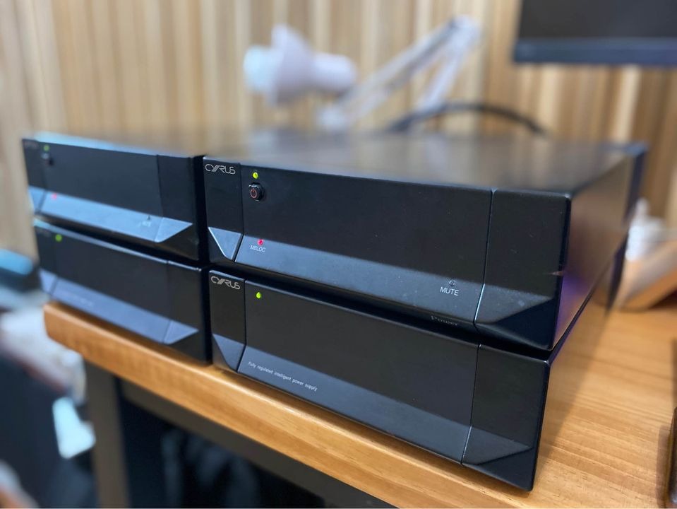 Cyrus POWER MBLOC w/ XLR MONOBLOCK Power Amplifier + PSX-R Power Supply ...
