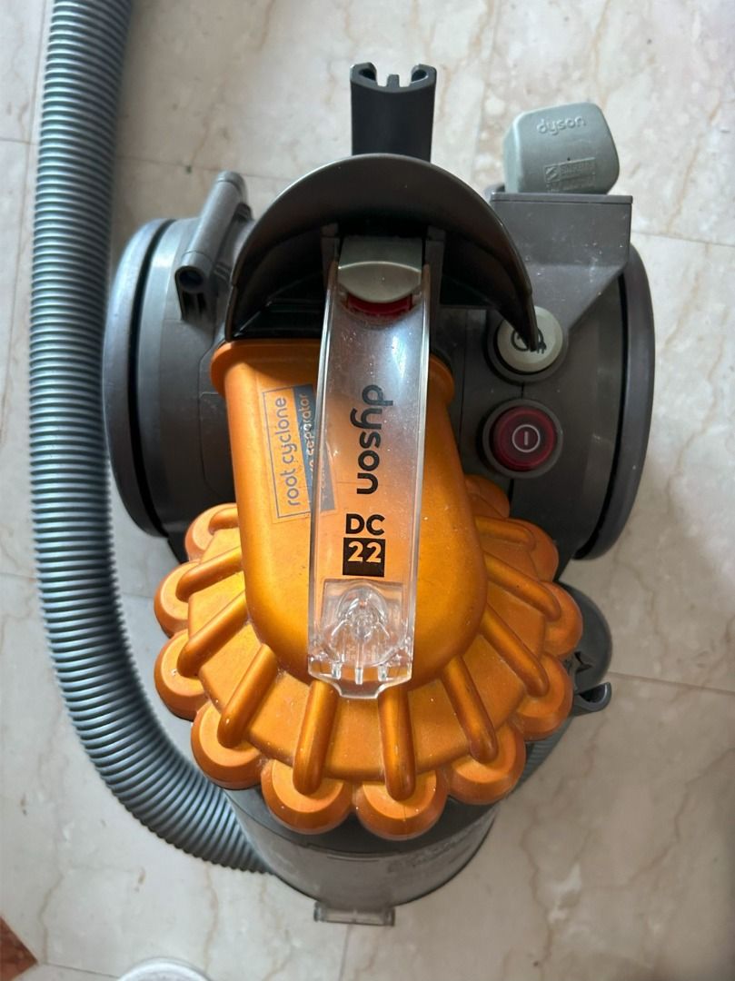 Dyson DC22 Vacuum Cleaner, TV & Home Appliances, Vacuum Cleaner ...