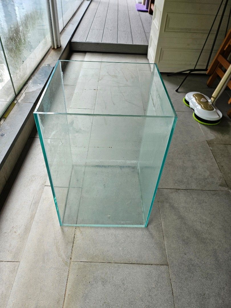 Glass Fish tanks, Pet Supplies, Homes & Other Pet Accessories on Carousell