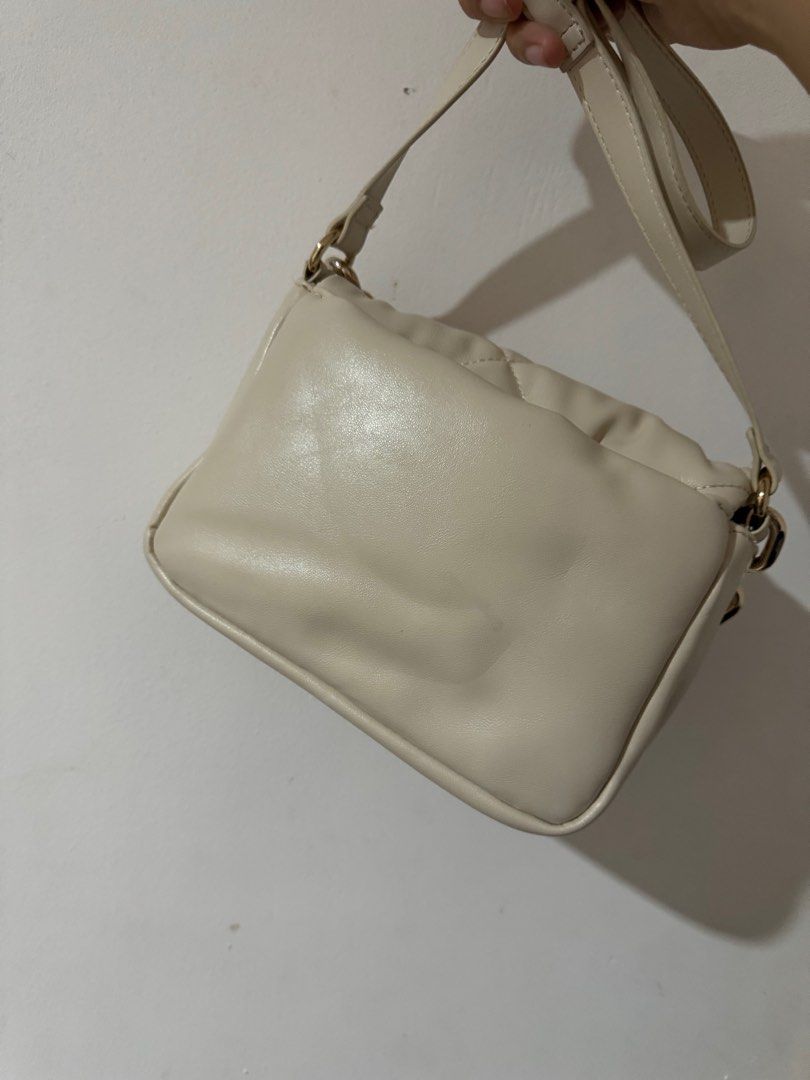 GU crossbody bag, Women's Fashion, Bags & Wallets, Cross-body Bags on ...