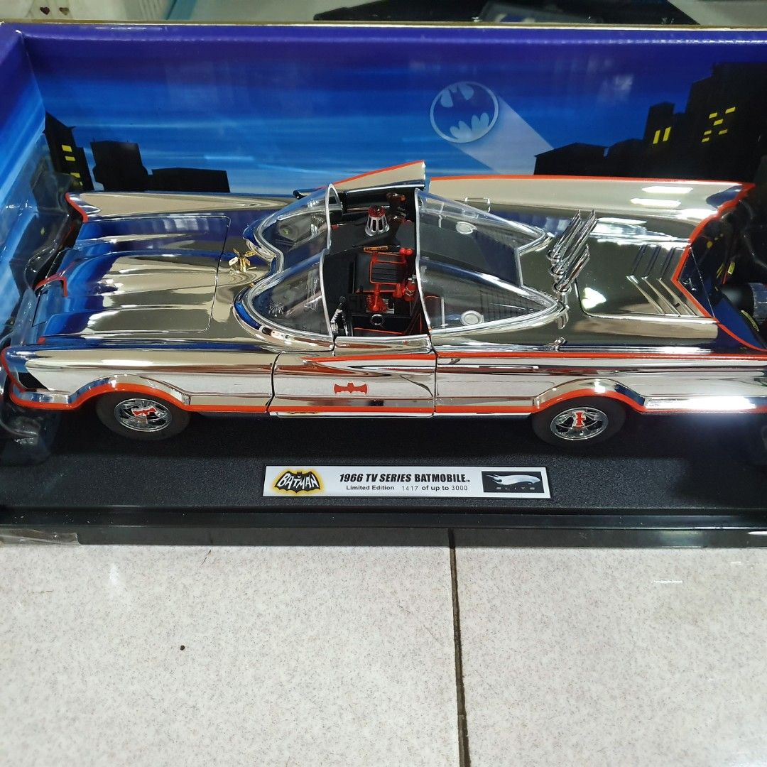 Hot Wheels - Elite Chrome Batmobile 1966 1:18 scale, Toys ...