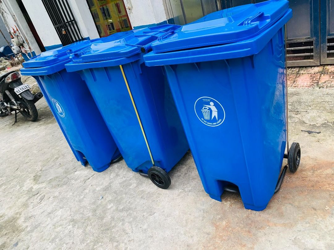 Industrial trash bin, Furniture & Home Living, Cleaning & Homecare ...