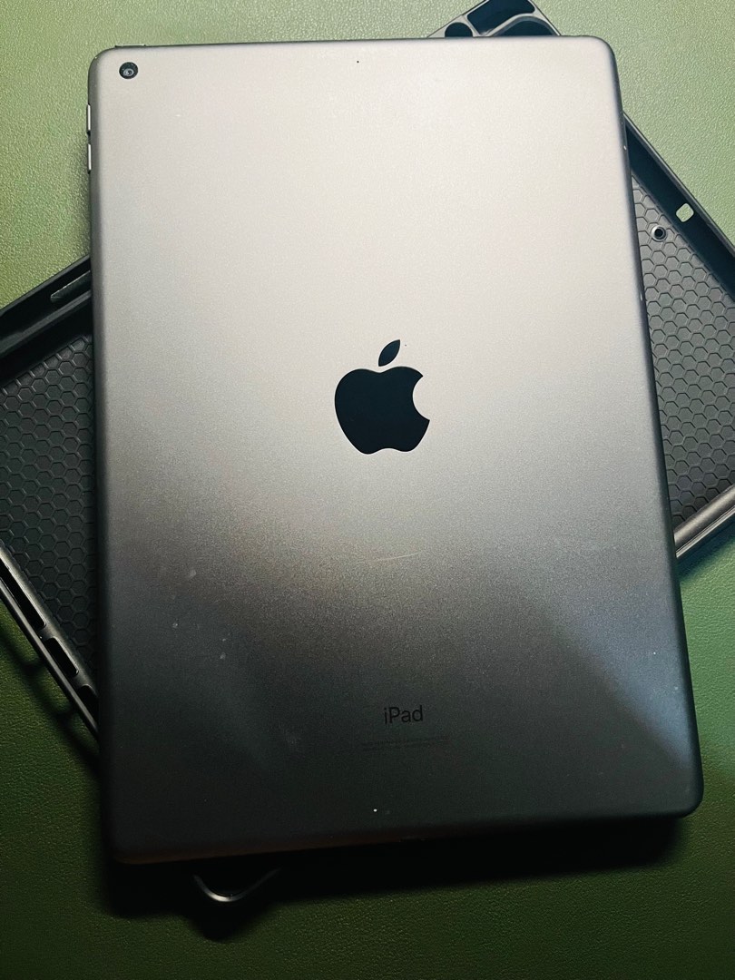 Ipad 8th Gen Wifi, Mobile Phones & Gadgets, Tablets, iPad on Carousell