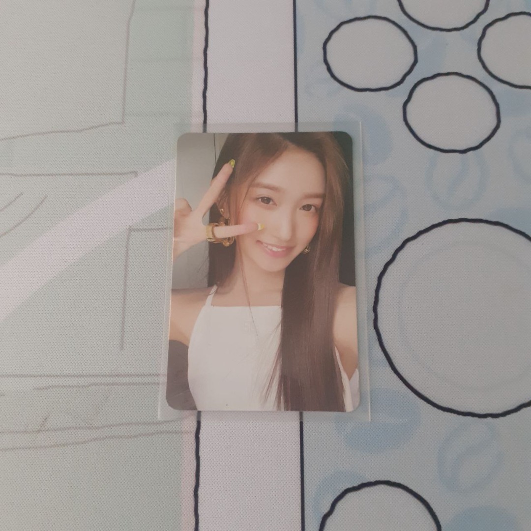 IVE Leeseo - After Like jewel case version photocard, Hobbies & Toys, Memorabilia & Collectibles ...
