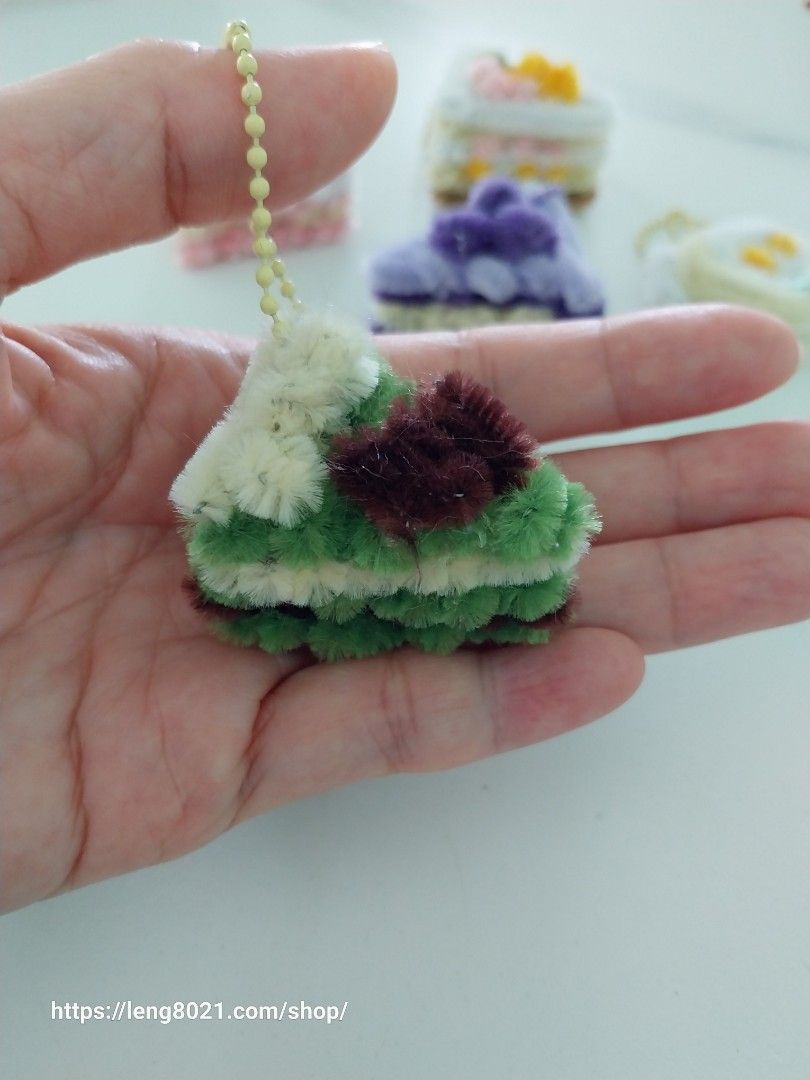 New Handmade Pipe Cleaner Keychain- slide of cake, Hobbies & Toys ...
