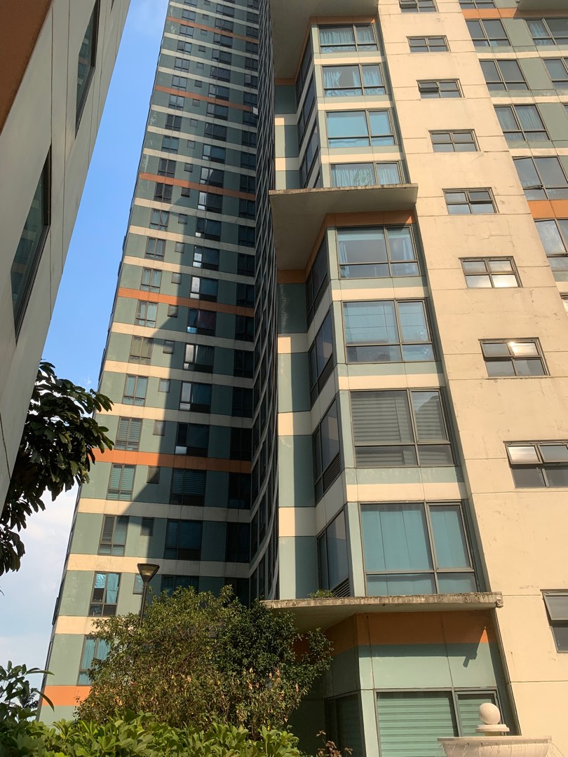 Rent to own condo in Eastwood Quezon City ready for occupancy 1 bedroom One Central Park ...